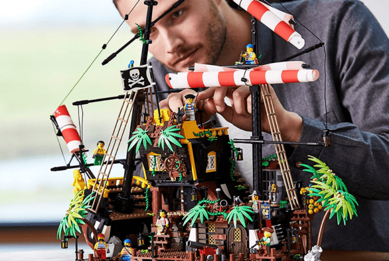 5 Best LEGO Pirate Sets - Brick Set Go