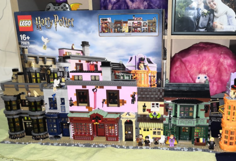 Ultimate LEGO Diagon Alley Review and Guide (75978) - Brick Set Go